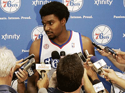 Andrew Bynum's Debut Put on Hold for 76ers - Interbasket